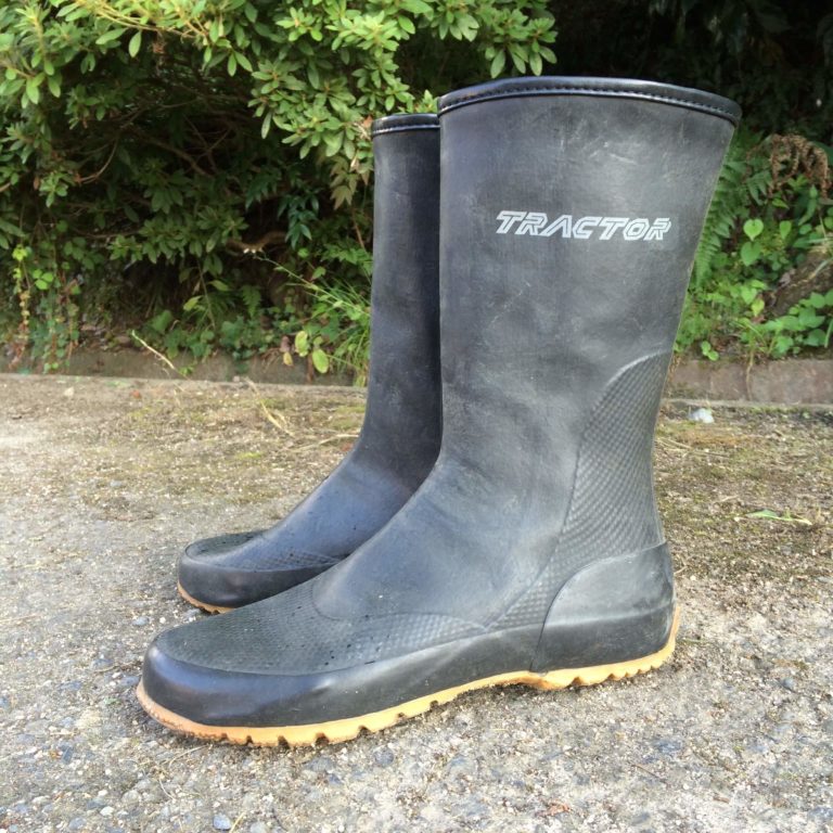 最強の田靴トラクターシューズは農作業にも釣りにもオススメ | えっとえっと。